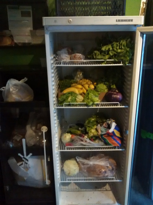 Sharing Fridge, Box - Parhamerpl. 16, 1170 Wien, Austria | Helpi